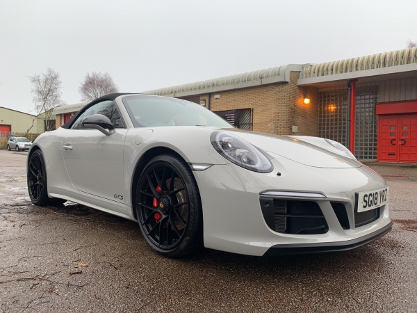 Porsche 911 Carrera GTS Nardo Grey - New car detail